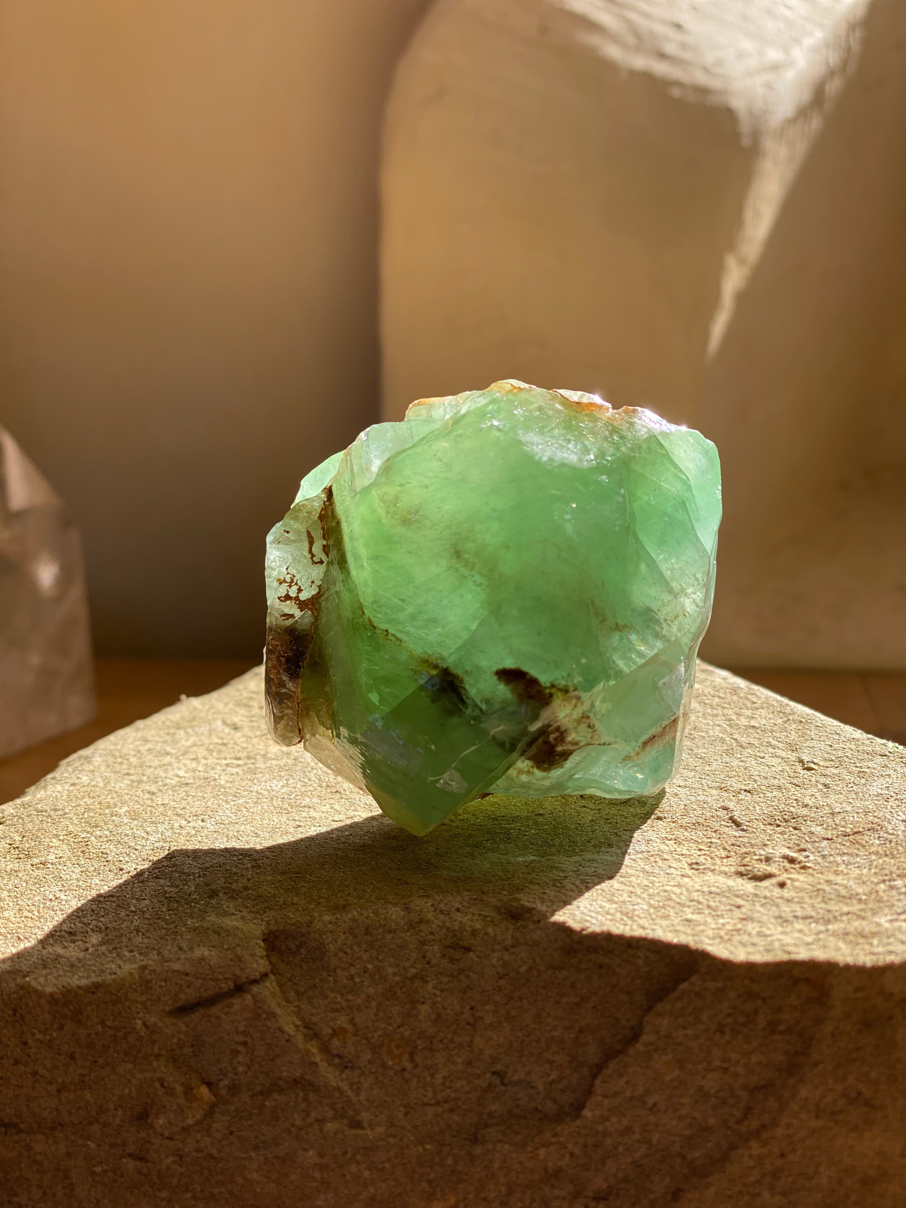 Emerald Calcite Stone – Crystal en Provence