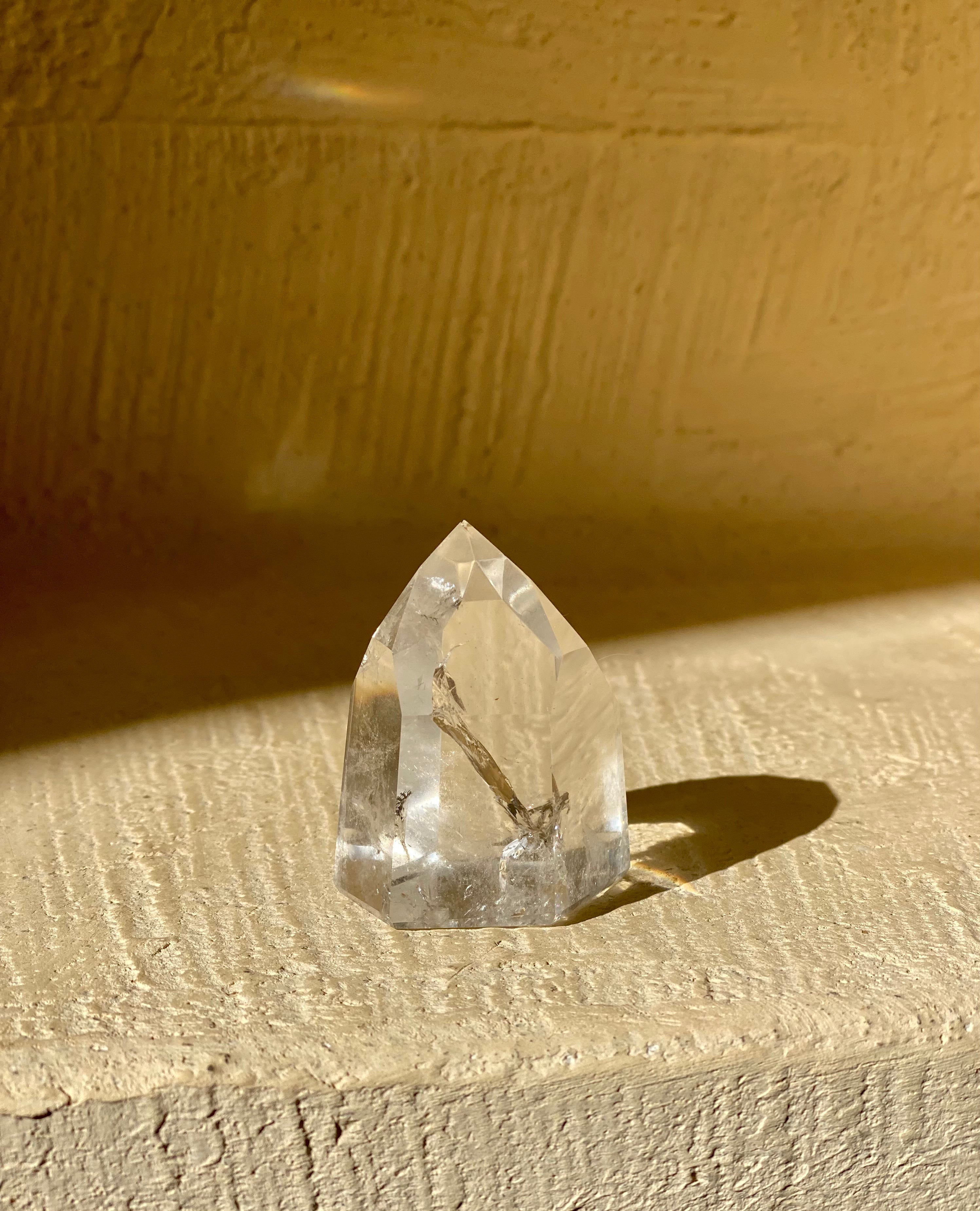Quartz Crystal Small Point – Crystal en Provence